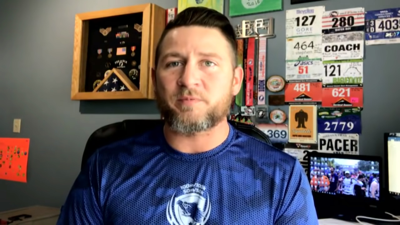 After 3 Decades Of Searching For His Birth Mom, War Veteran Runs The ...